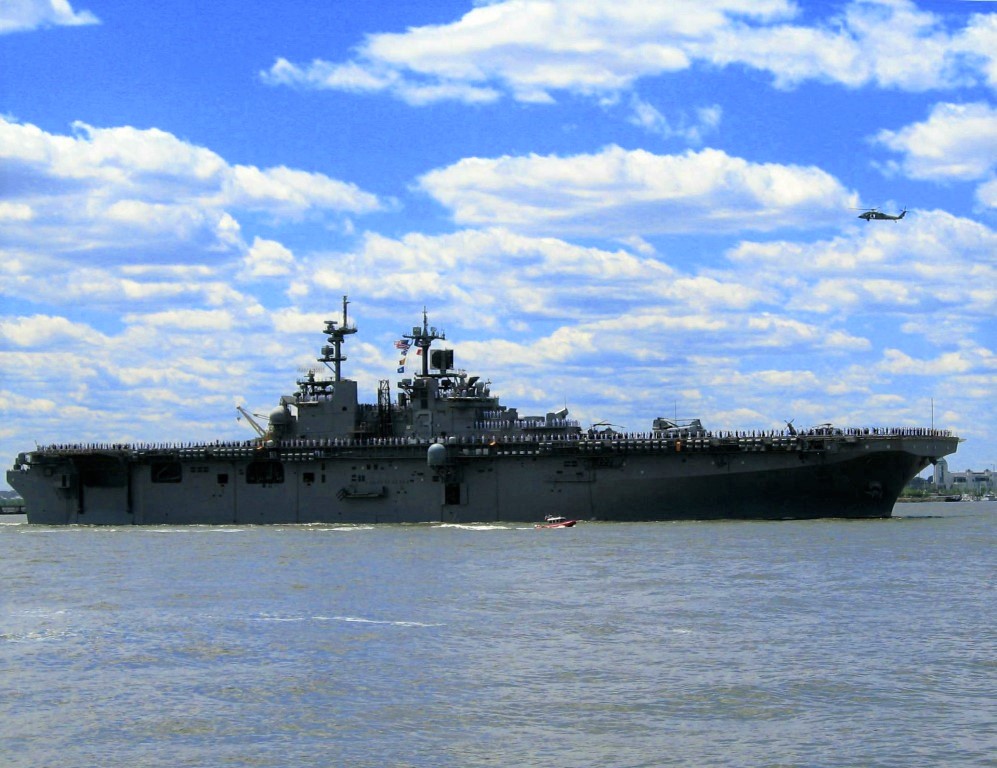 Fleet Week Uss Kearsarge Amphibious Assault Ship 2006 Photoblog Ikapp